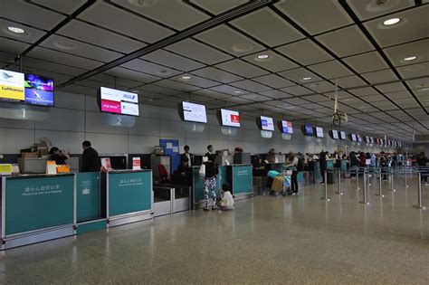 林公子生活遊記 香港機場快線 快速往返 市區 機場 更可預掛行李 直接換票使用 極之方便預辦登機