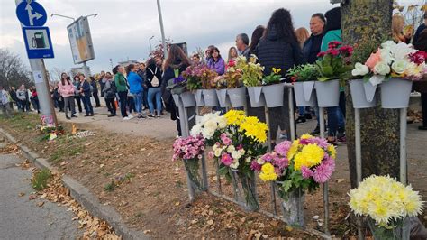 Мирен протест в памет на загиналата при катастрофа жена в Шумен Nova