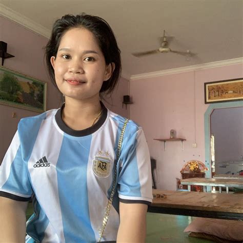 Nää ជួបហើយ ទង្វេីរ បែប នេះ ទៅ ណា ធ្វេី អី ទោះ រវល់ ប៉ុណ្ណា ក៏ គាត់ ឆ្លៀត ប្រាប់ ខ្ញុំ ផ្តល់ វា