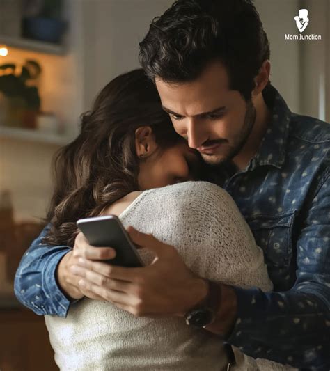 Signs Your Man Is Texting Another Woman And What To Do