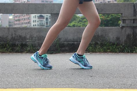 Asics Nimbus 17 Wmn 28