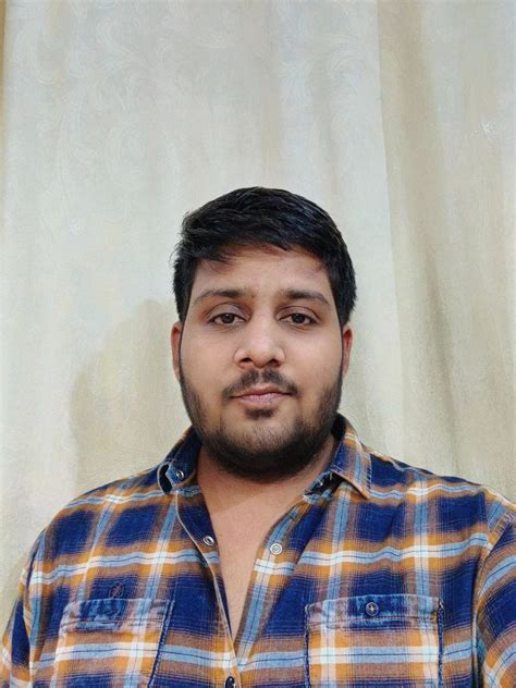 about somya jaiswal medium