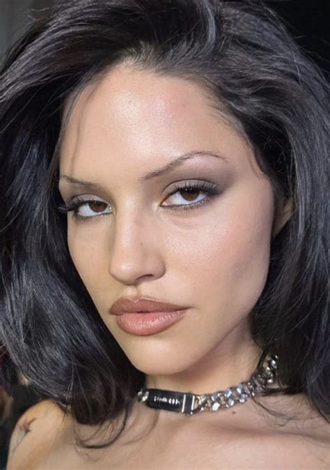 Gabbriette Dark Makeup Looks Celebrity Makeup 90s Makeup