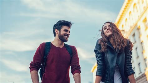 35 Signs That An Introvert Girl Likes You Unnoticed Signs Hug2love