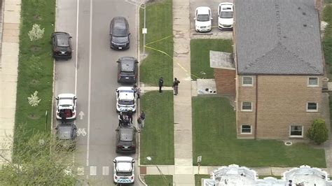 Auburn Gresham Chicago Shooting Today Home Invasion Suspect Shot In