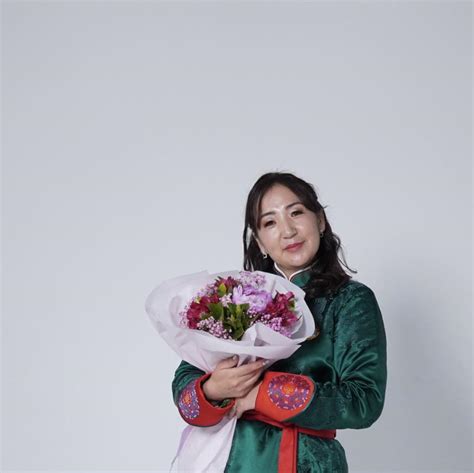 Агнистын Хүн бүхэн л аугаа гэгдэхийг хүсдэг Хэрэв чи аугаа гэж хүндлэгдье гэвэл энэ дүрмийг