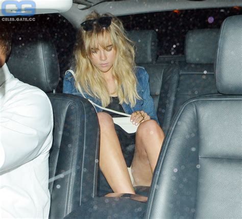 Suki Waterhouse Nude Pictures Onlyfans Leaks Playboy Photos Sex Scene Uncensored