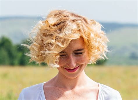 How To Avoid Pyramid Head 5 Easy At Home Fixes For Triangle Hair