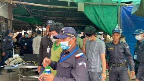 សមត្ថកិច្ចដោះលែង មនុស្សប្រុសស្រី៥នាក់ ពាក់ព័ន្ធនឹង ល្បែងជល់មាន់ Online នៅស្ទឹងមានជ័យទី២