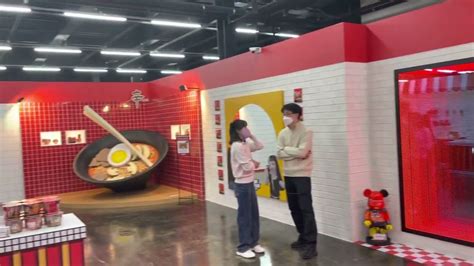 서울 성수동 신라면 팝업스토어 현장 Youtube