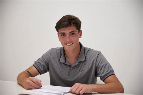 Sheyko Studer firmó su primer contrato profesional - Club Atlético Talleres