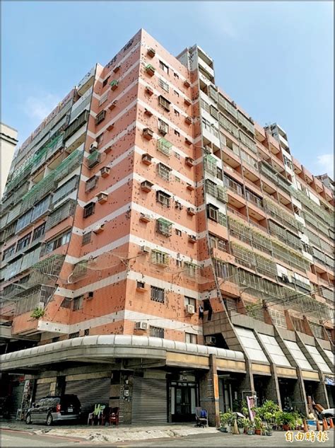 彰市舊大樓裝鐵網 防磁磚掉落 生活 自由時報電子報