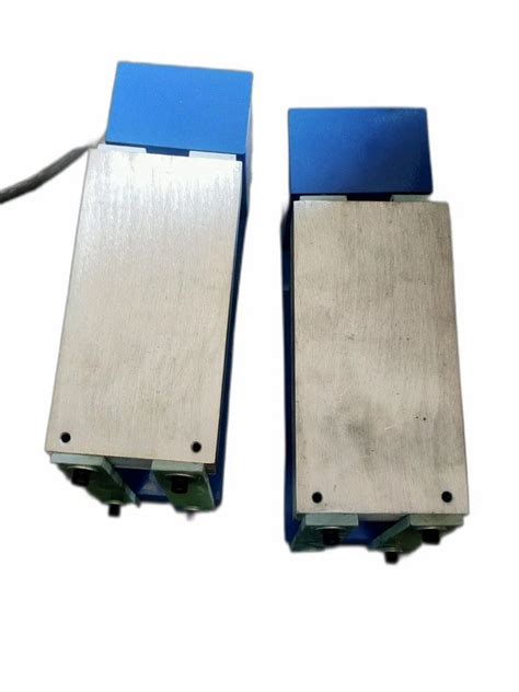 Abrasive Electric Linear Vibratory Feeder Lifting Capacity 2 5 Ton At