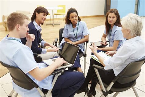 One In Six Nursing Associates Drop Out Before Qualifying Finds Report