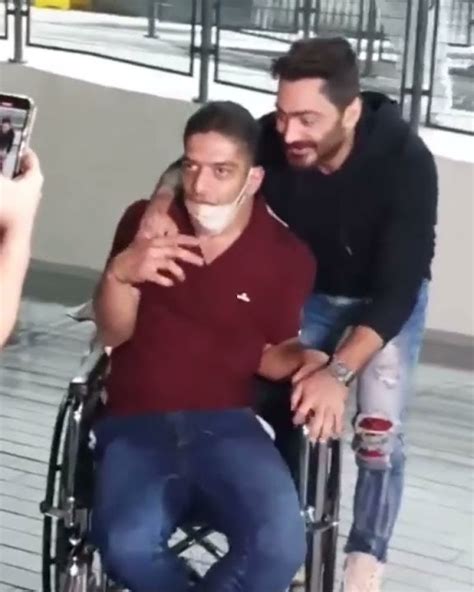 تامر حسني وتواضعه مع احد المعجبين ووحب غير طبيعي Youtube