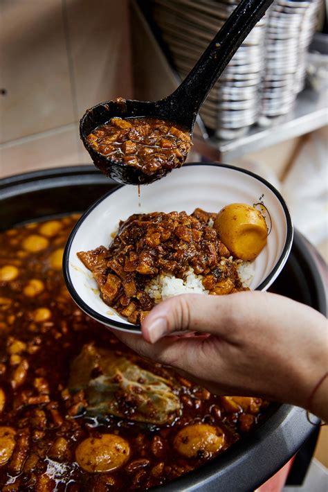 Shiok 4 70 Lu Rou Fan Oyster Mee Sua At Whampoa Hawker Stall Chew Chor Meng Is A Fan CNA