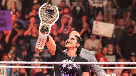 Watch Wwe Superstar Struggles To Stay In Character Because Of Rhea