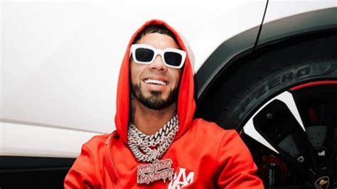 El Video De Anuel Aa Cantando En El Carro M S Econ Mico De Karol G Tork