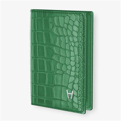 Chipolo X Hadoro Introducing The First Traceable Passport Cover Chipolo