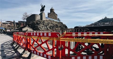 მეტეხის ხიდიდან გადავარდნილი ორი მანქანა ერთ კვირაში უიშვიათესი დამთხვევა თუ სხვა მიზეზი