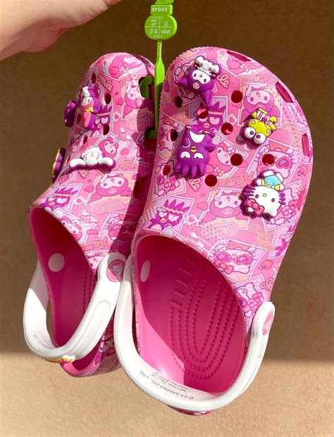 Hello Kitty And Friends Crocs 💓 Crocs Fashion Pretty Sneakers Cute Shoes