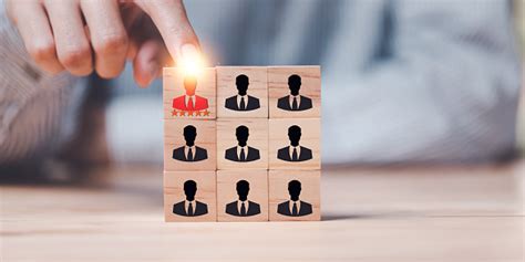 Hrm 또는 인적 자원 관리 직원과의 비즈니스 개발 개념 직원의 품질 및 효율성 감사 및 평가 채용 면접 경력 찾기 Performing Arts Event에 대한 스톡 사진