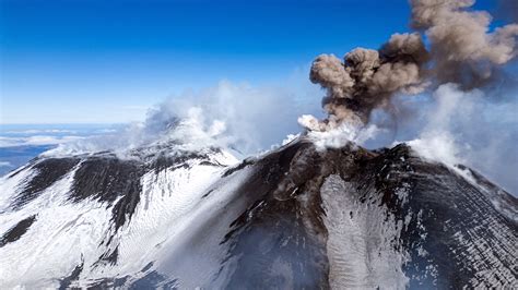 Night Time Excursions On Italys Etna Volcano Spark Safety Concerns
