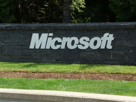 microsoft quietly launches r server for big data analytics siliconangle