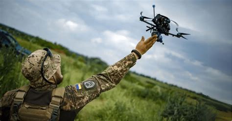 Украйна може да произвежда повече от 3 милиона дрона годишно но е необходимо финансиране