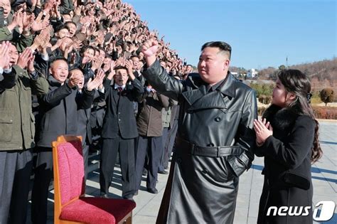 북한 김정은 딸 사진 추가 공개  유머 움짤 이슈 에펨코리아