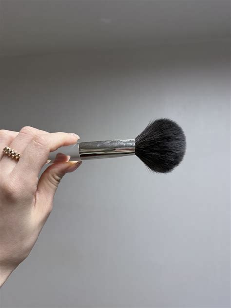 파우더 착 잘붙어요 가루파우더 쓰고있고 비싼 브러쉬 많이써봣는데 가성비쨩임