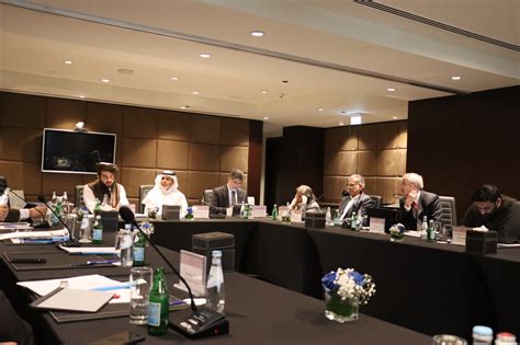 د عامې روغتیا وزیر، ښاغلي ډاکټر قلندر عباد او ورسره مل پلاوي په قطر هېواد کې د “روغتیايي وضعیت