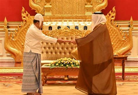 နိုင်ငံတော်စီမံအုပ်ချုပ်ရေးကောင်စီဥက္ကဋ္ဌ နိုင်ငံတော်ဝန်ကြီးချုပ် ဗိုလ်ချုပ်မှူးကြီးမင်းအောင်လ