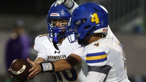 Touchdown On Final Play Sends Bremerton Football To 2a Playoffs