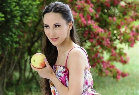 Alex H Banks Biography Wiki Age Height Career Photos More Artofit