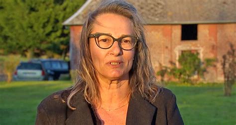 Lamour Est Dans Le Pré Isabelle Déjà Agacée Par Pascaline Chez Gilles « Ça Ma Soulée