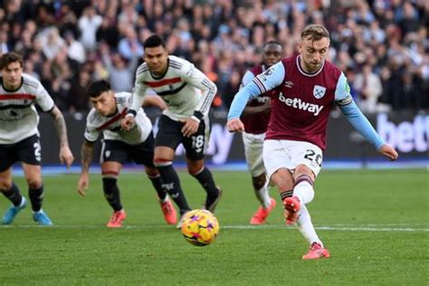 West Ham 2 1 Man U United Fans Outraged Over Controversial Penalty
