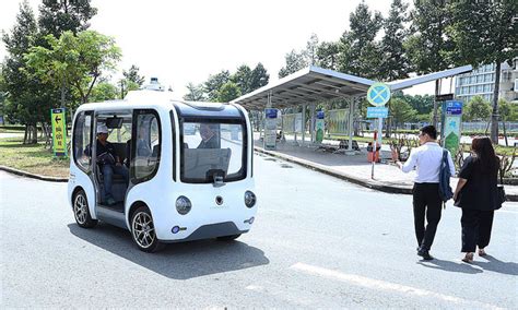 Thử nghiệm tham gia giao thông với xe không người lái ở Bình Dương