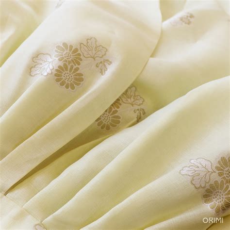 연노랑 항라 저고리와 연노랑 국화문 치마 시어머니 혼주한복 연노랑 항라 저고리와 연노랑 국화문 치마 시어머니 혼주한복