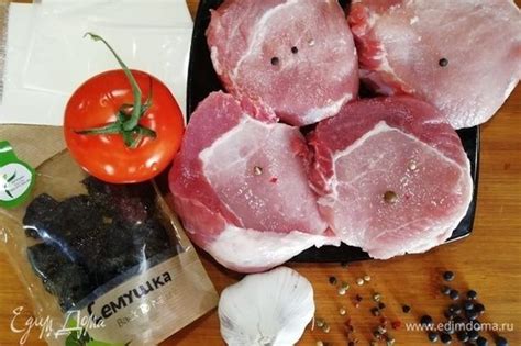 Стейк из свинины с черносливом