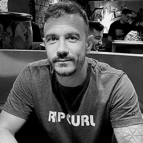 Raphael Regueira Raphael Regueira • Threads Say More