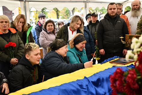 У Нікополі 25 жовтня провели в останню путь загиблого Героя фото Новости Section Ukr Net