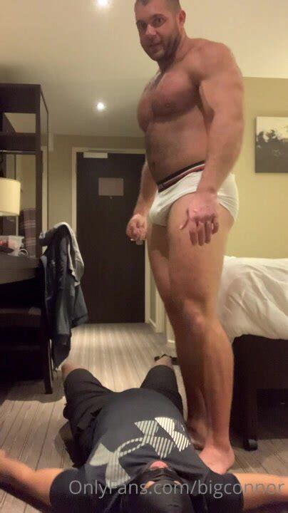 Big Brit Muscle Bodybuilder Tramples Wimp