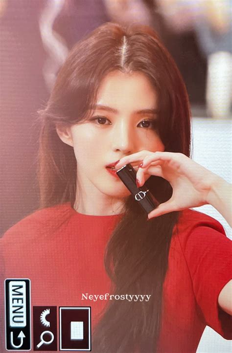 [잡담] 와 오늘 한소희 홍콩 디올 행사 얼굴 미춋다…🤩🤩 인스티즈 Instiz 연예 카테고리