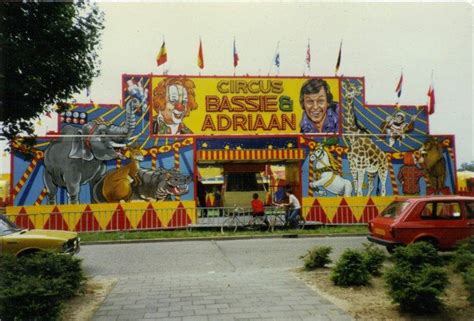 Bassie Uit De Oude Doos De Circus Façade In 1982🎪 Facebook