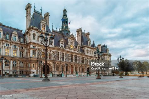 일출에 아무도 없는 호텔 드 빌 광장에 있는 파리 시청 건물 프랑스 건축 프랑스 파리의 역사적인 건물 여행지 파리 일 드 프랑스에 대한 스톡 사진 및 기타 이미지 Istock