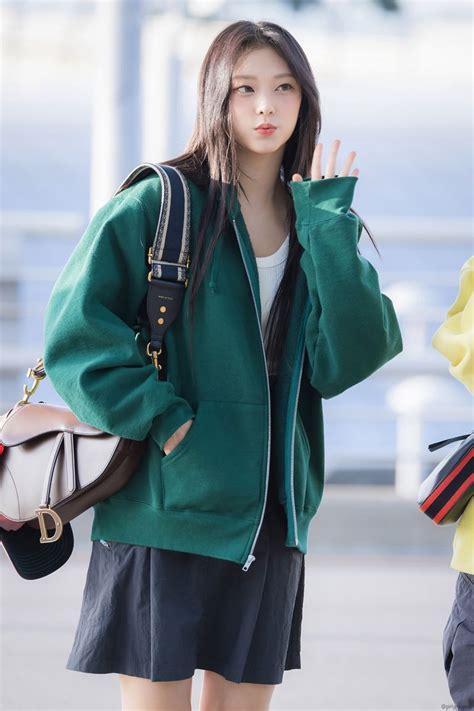 Pin By Collie ♡ On Newjeans In 2024 Fashion New Jeans Style Favorite Outfit