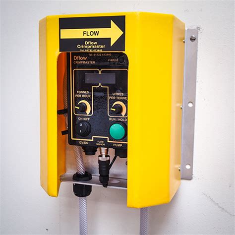 Applicators For Applying Additive When Rolling Or Crimping Moist Grain