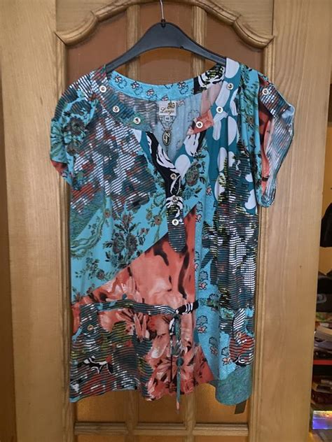 Блузка жіноча — ціна 498 грн у каталозі Блузи Купити жіночі речі за доступною ціною на Шафі