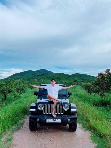 ងារជាអ្នកឧកញ៉ា ខេមរៈ សេរីមន្ត នៅតែហូបបាយជាមួយលៀលហាលយ៉ាងសាមញ្ញ Khmerload Cambodia Latest News